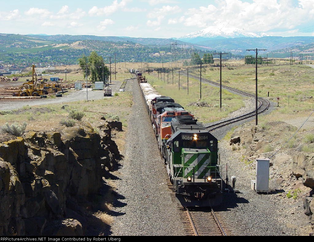 BNSF 8084 BNSF 983 BNSF 665